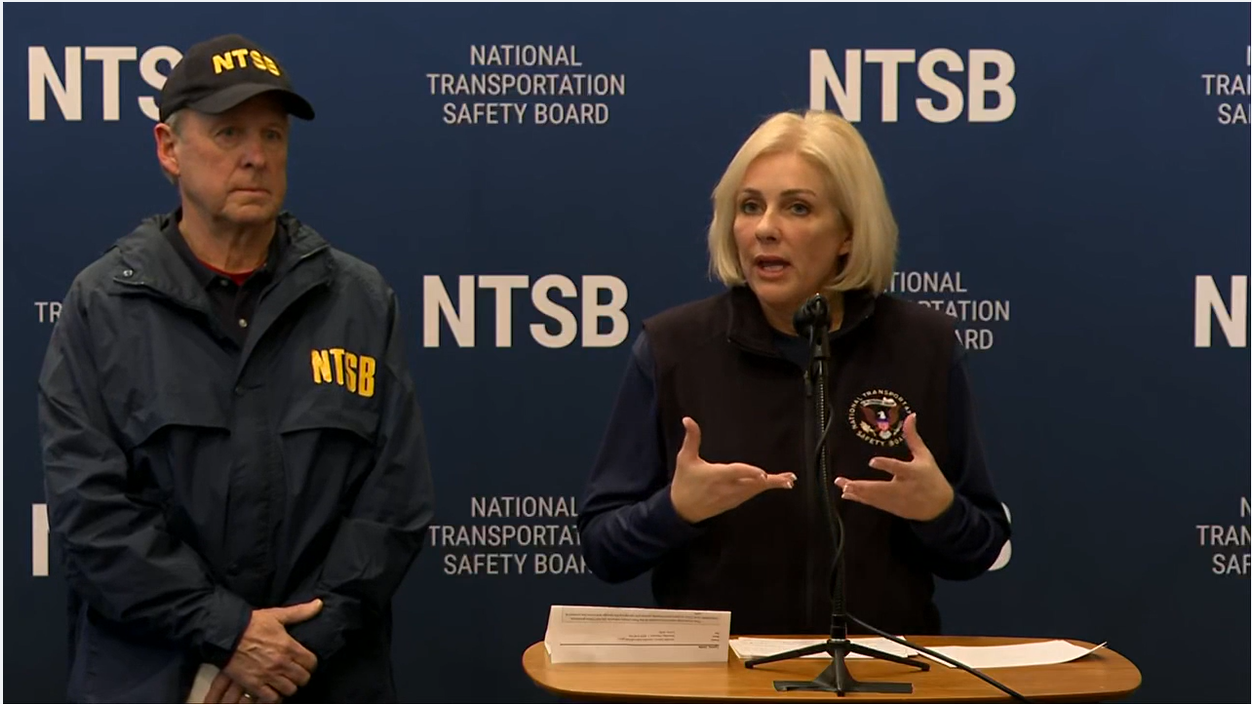 국가교통안전위(NTSB) 필라델피아 항공기 사고 경과 설명, 추락 직전 조종석에서 문제 발생 징후 확인되지 않았고 블랙박스 수색 ...