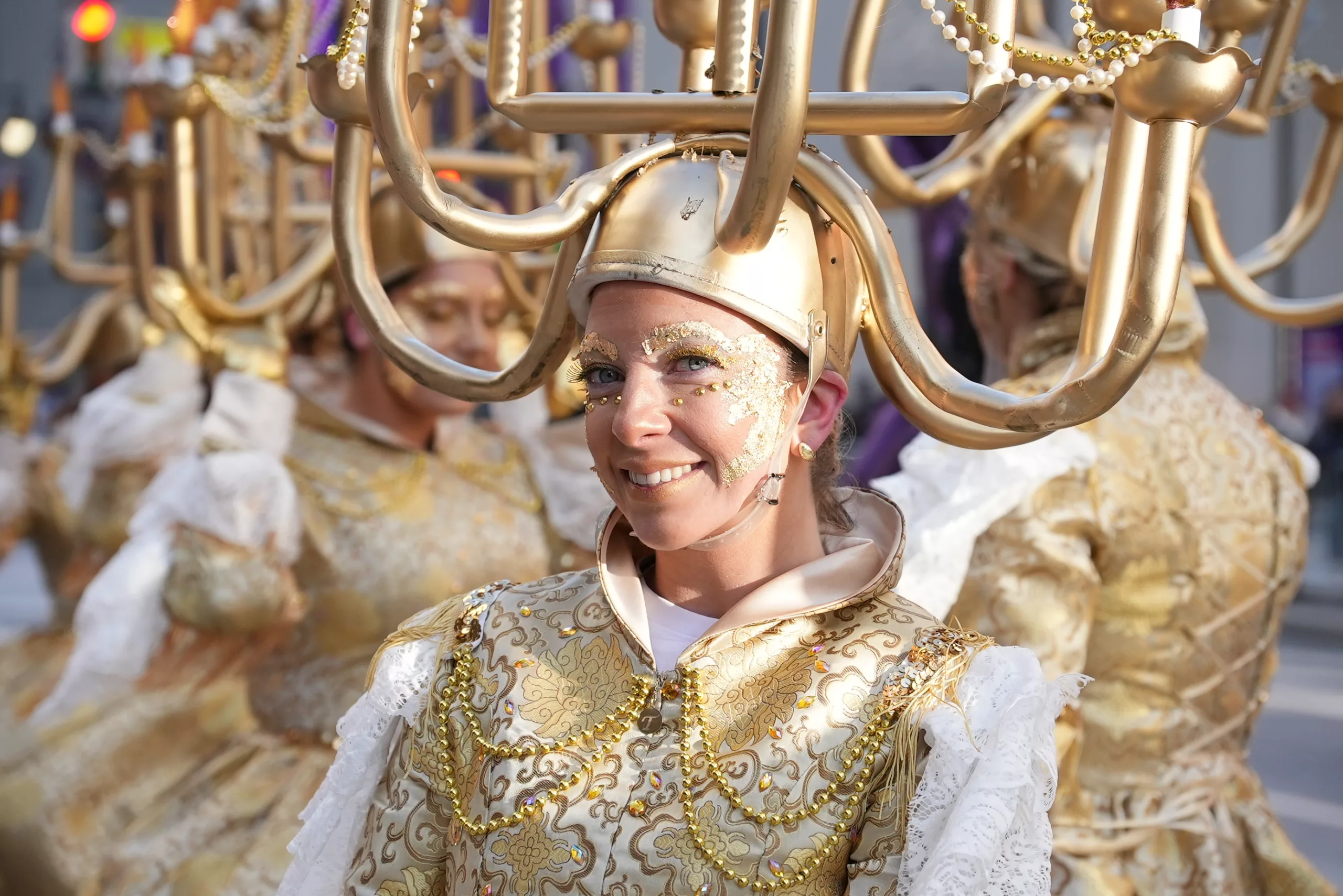 High Winds Disrupt But Don’t Stop Philadelphia’s 125th Mummers Parade ...